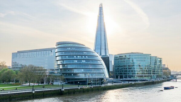 London Architecture: 18 Historic Buildings to Explore - Cirque du Soleil